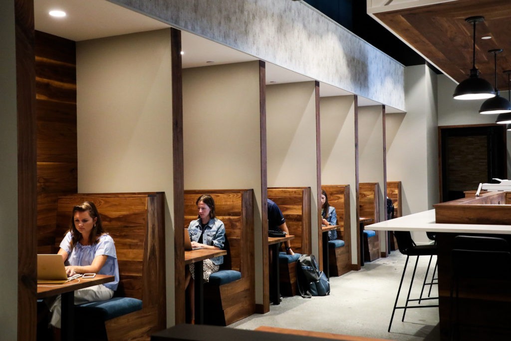 Hybrid Office Space for Enterprise Teams | Roam