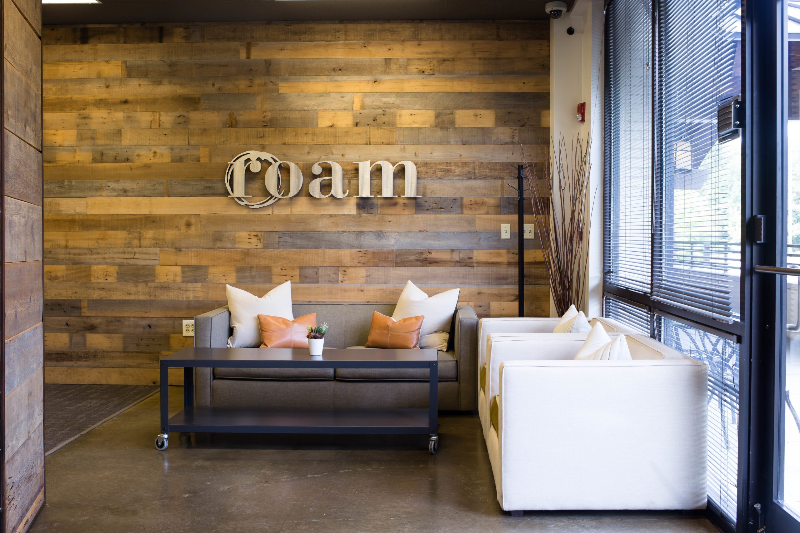 Planning an Office Move? Here's How to Prepare - Roam